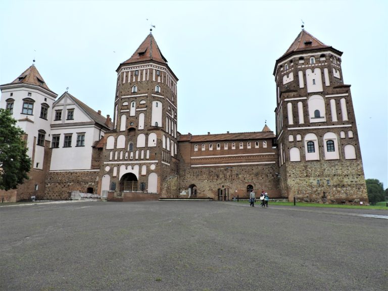 A Visit to Mir Castle: UNESCO World Heritage Site in Belarus - Roads ...