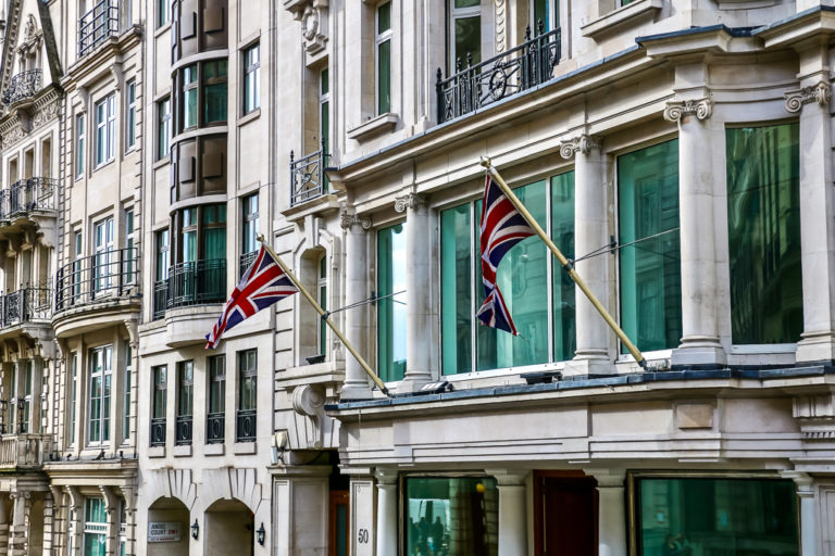 Freezing London: Photos to Inspire You to Visit London - Roads and ...