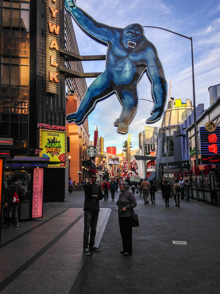 7 Epic Things to Do in Los Angeles at Night - Roads and Destinations