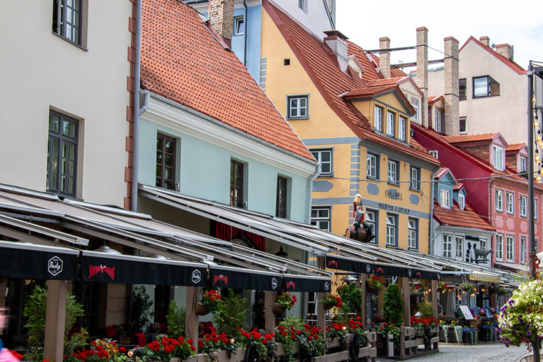 How to Do a 6-Hour Layover in Riga - Roads and Destinations