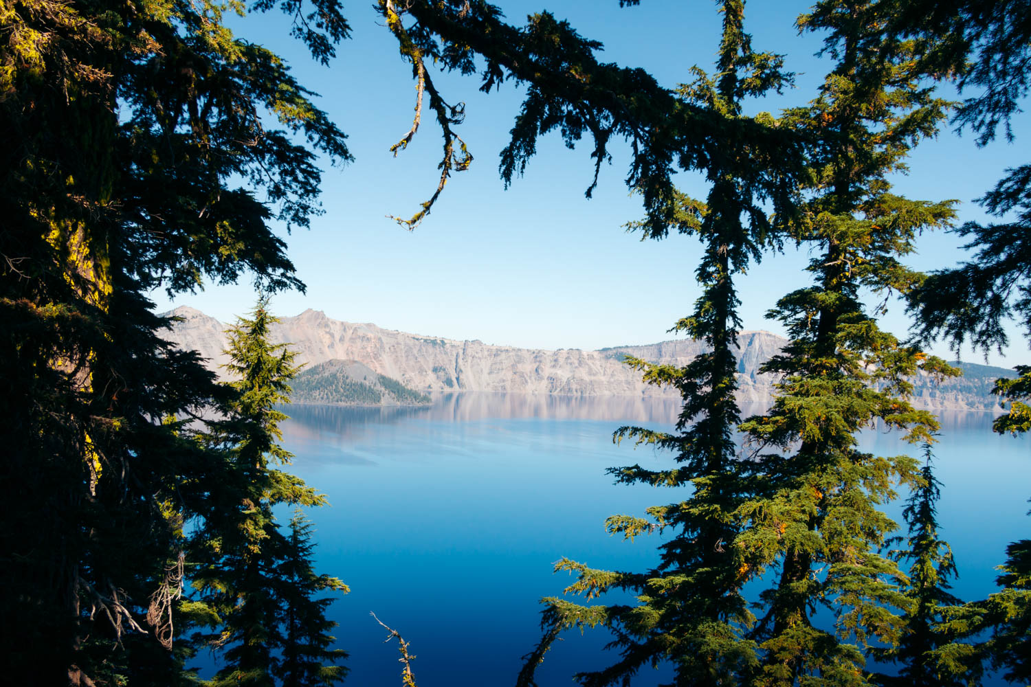 Hiking the Sun Notch Trail in Crater Lake National Park, Oregon - Roads ...