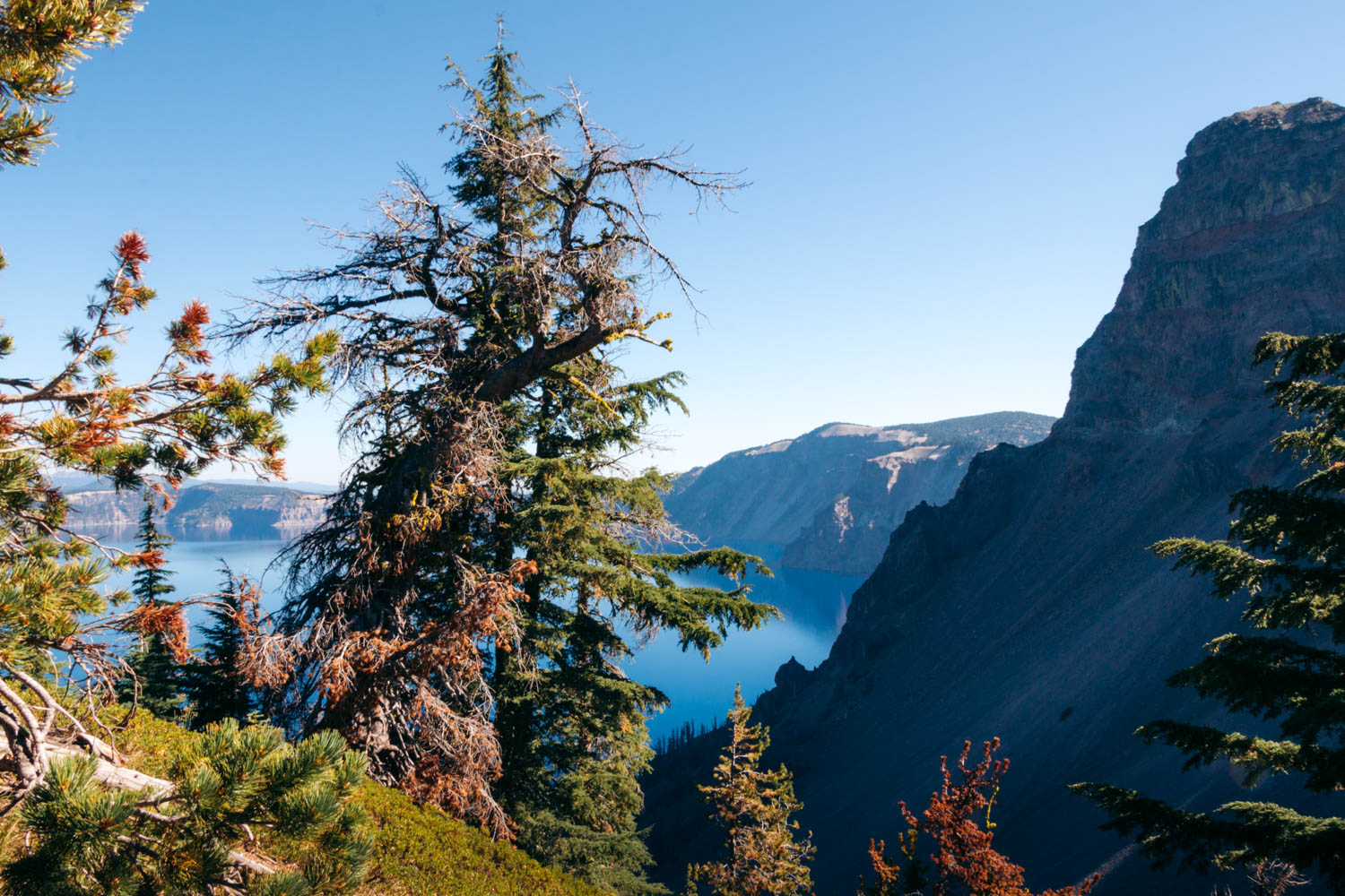 Hiking the Sun Notch Trail in Crater Lake National Park, Oregon - Roads ...