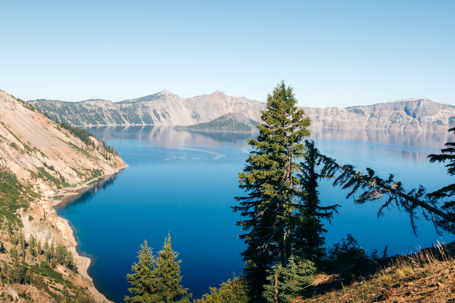 Hiking the Sun Notch Trail in Crater Lake National Park, Oregon - Roads ...