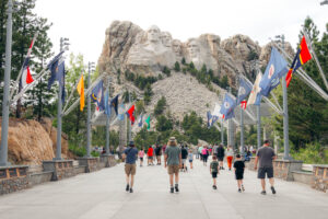 How to Visit Mount Rushmore National Memorial: Presidential Trail ...