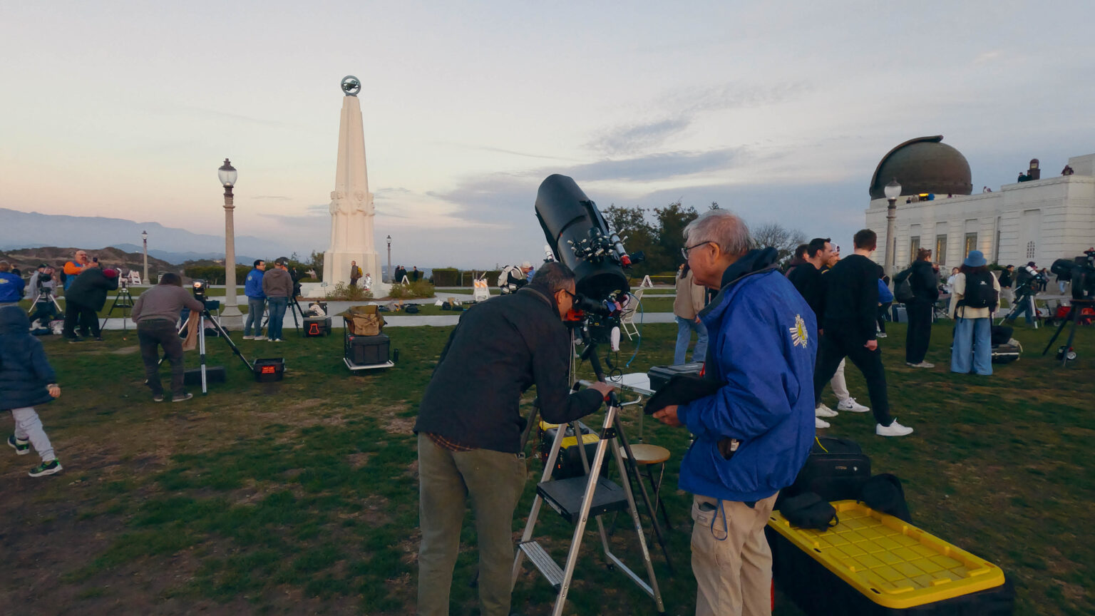 Griffith Observatory Star Party: Planet and Stargazing - Roads and ...
