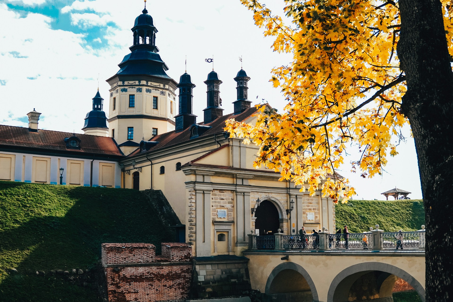 UNESCO World Heritage Sites in Belarus You Need to Visit - Roads and ...